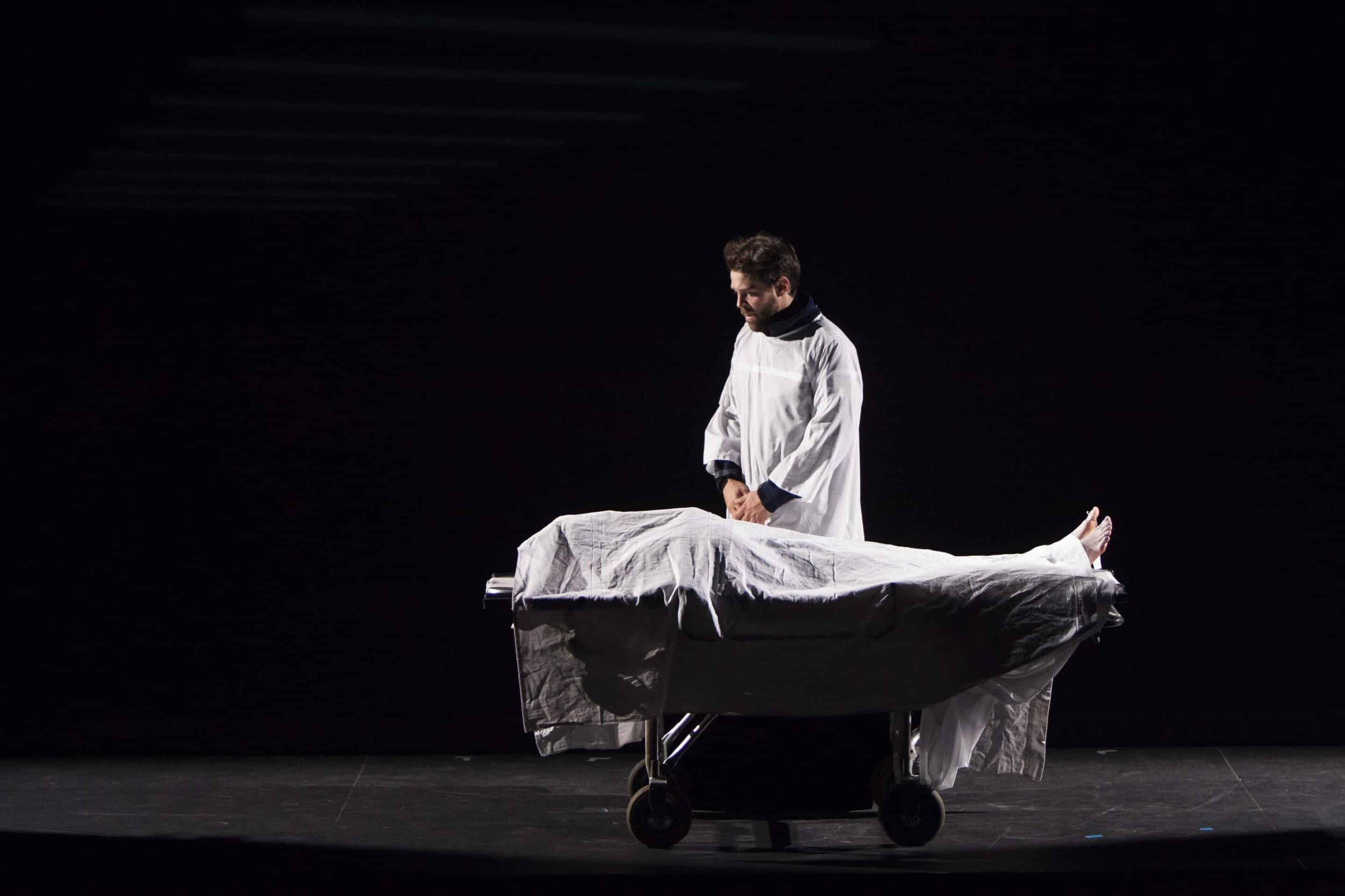 Théâtre du Palais-Royal – "La dame blanche" un thriller au théâtre